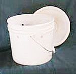 Caprine Feeder Bucket with Lid